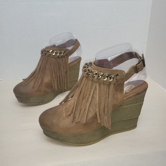Sbicca | Shoes | Sbicca Vintage Brown Fringe Chain Tassle Clog Wedge ...